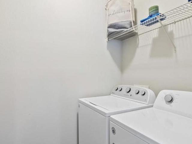 1 Br, 1 bath, Apartment 1000 Stony Ct