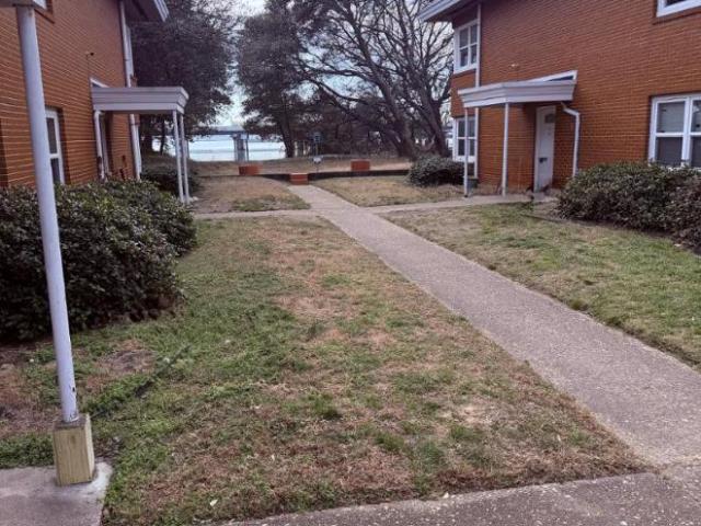 1 Br, 1 bath, Apartment 1001 1005 Little Bay Avenue