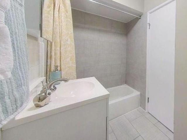 1 Br, 1 bath, Apartment 10020 Holly Ln