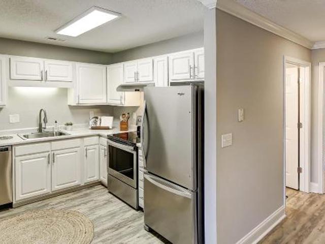 1 Br, 1 bath, Apartment 100 Adelaide Cir