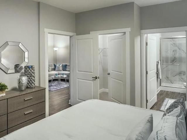 1 Br, 1 bath, Apartment 100 Gateway Blvd