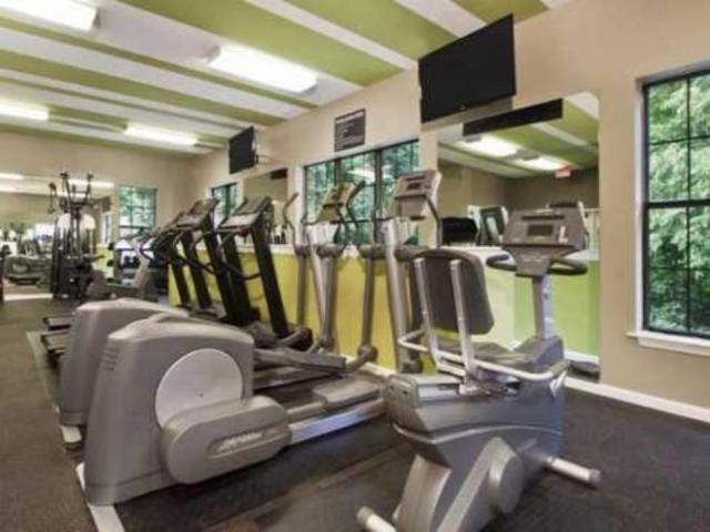 1 Br, 1 bath, Apartment 100 Kempwood Dr