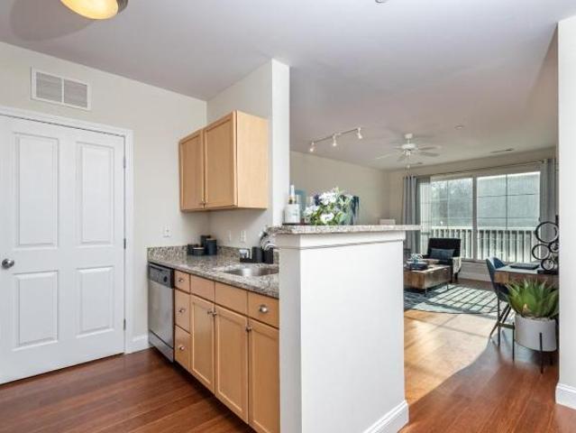 1 Br, 1 bath, Apartment 100 Stockton Street