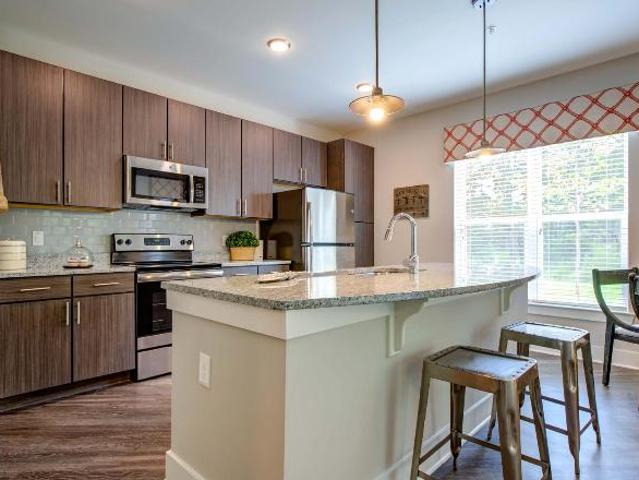 1 Br, 1 bath, Apartment 100 Underwood Ln