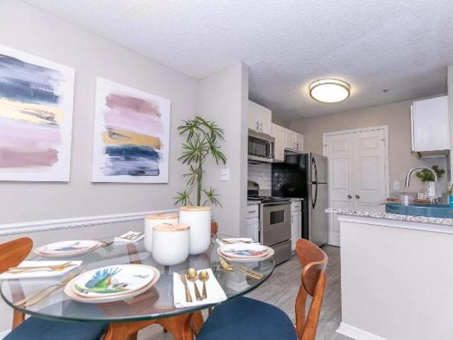 1 Br, 1 bath, Apartment 100 Windmont Drive NE