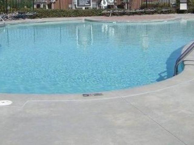 1 Br, 1 bath, Apartment 100 Woodlawn Park Dr