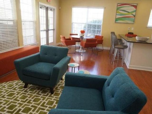1 Br, 1 bath, Apartment 100 Woods Walk
