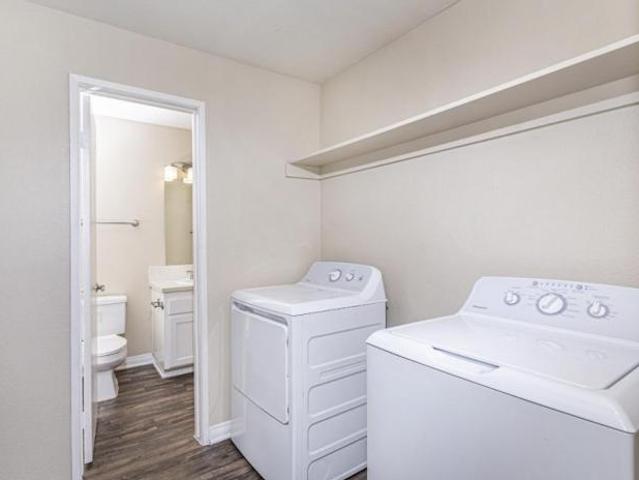 1 Br, 1 bath, Apartment 1015 19th Street
