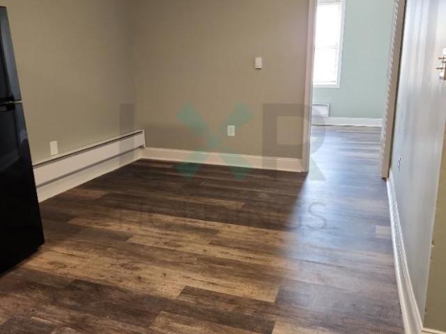 1 Br, 1 bath, Apartment 1015 Woodland Avenue
