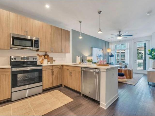 1 Br, 1 bath, Apartment 1018 N Caldwell St