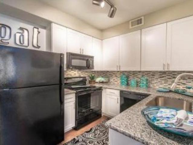 1 Br, 1 bath, Apartment 101 N Brookside Drive