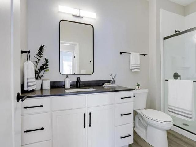 1 Br, 1 bath, Apartment 101 S Main St
