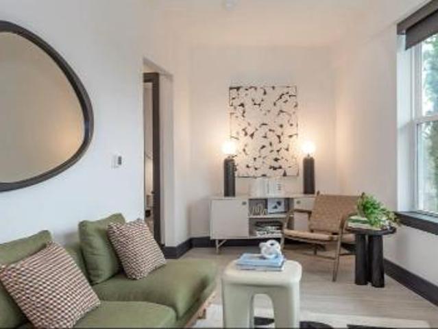 1 Br, 1 bath, Apartment 1021 S Saunders St