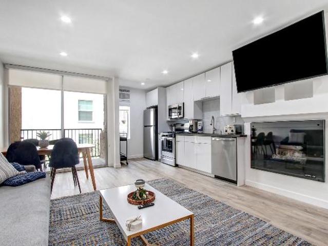 1 Br, 1 bath, Apartment 1033 Hilgard Avenue