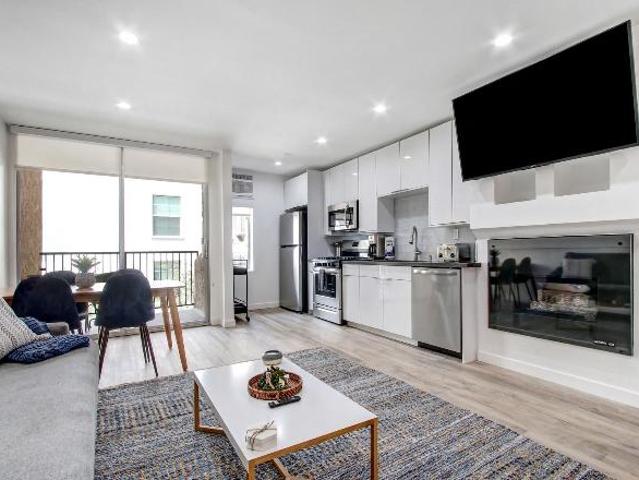 1 Br, 1 bath, Apartment 1033 Hilgard Avenue
