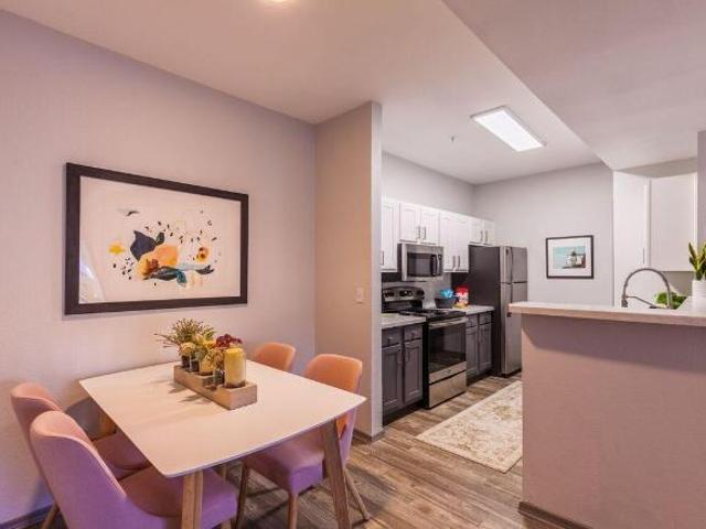 1 Br, 1 bath, Apartment 10300 Golf Course Rd Nw