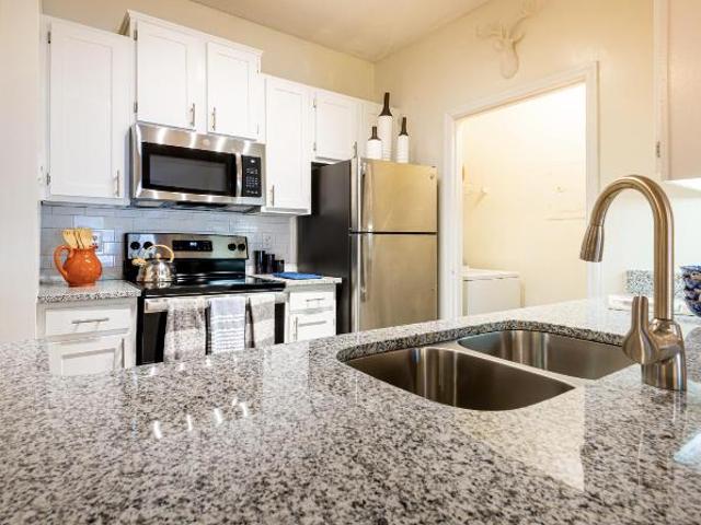 1 Br, 1 bath, Apartment 10300 Kingsclere Dr
