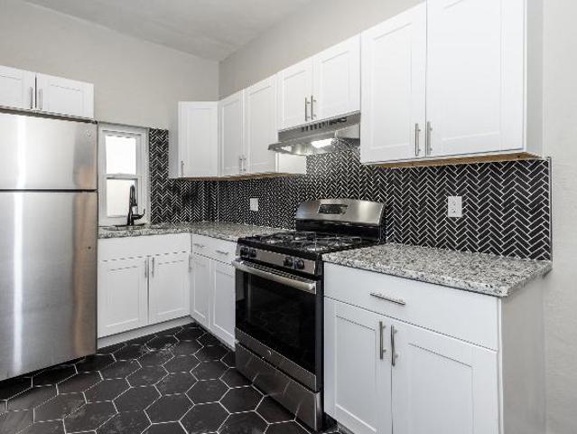 1 Br, 1 bath, Apartment 1030 N Washington St