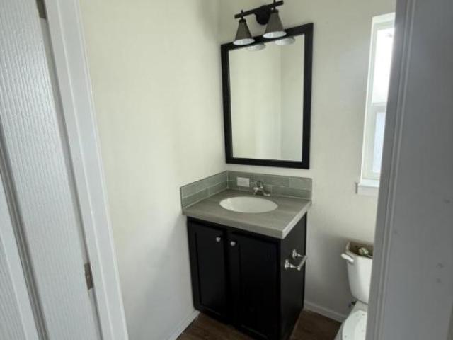 1 Br, 1 bath, Apartment 1032 24th Ave