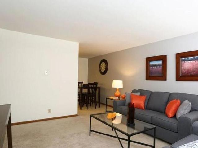 1 Br, 1 bath, Apartment 1032 Kerr Ave