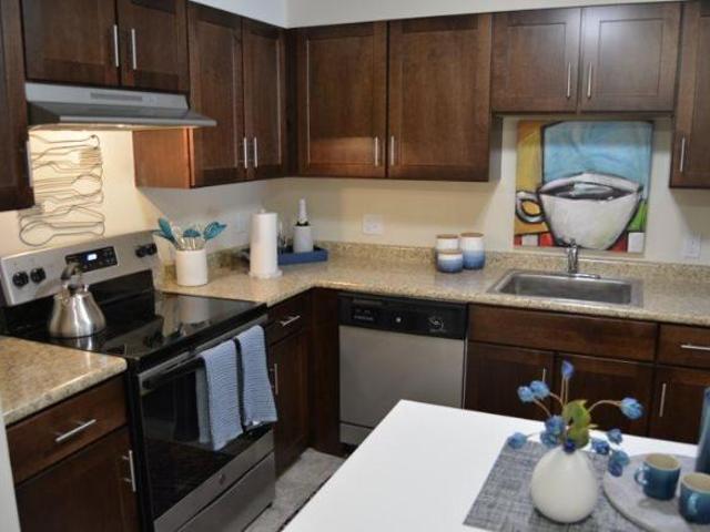 1 Br, 1 bath, Apartment 1037 Southern Artery