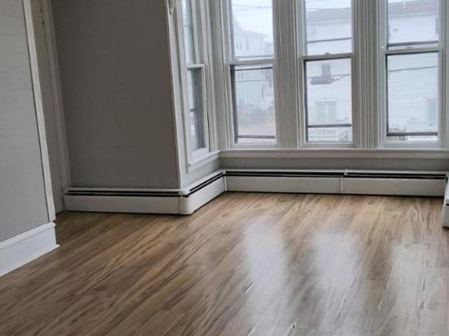 1 Br, 1 bath, Apartment 10 Central Square