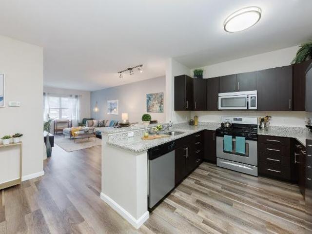 1 Br, 1 bath, Apartment 10 Burlington Avenue