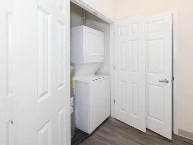 1 Br, 1 bath, Apartment 10 Independence Way