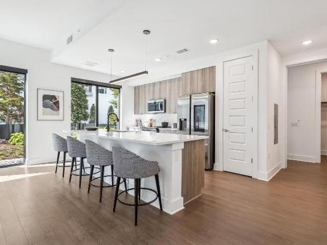 1 Br, 1 bath, Apartment 10 NW Tower St