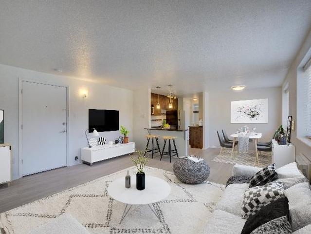 1 Br, 1 bath, Apartment 10 S Emerson Street