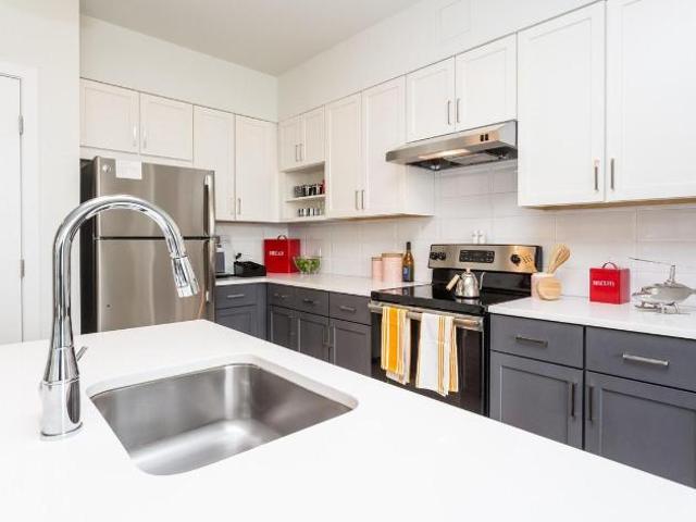 1 Br, 1 bath, Apartment 10 Patriot Parkway