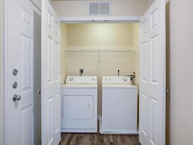 1 Br, 1 bath, Apartment 10 Primrose Way