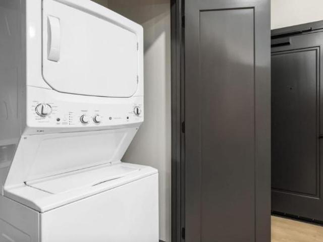 1 Br, 1 bath, Apartment 10 W Franklin St