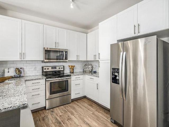 1 Br, 1 bath, Apartment 11605 Radiant Cir