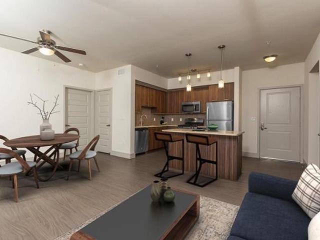 1 Br, 1 bath, Apartment 11622 Aviation Blvd