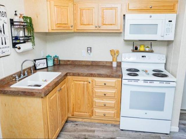 1 Br, 1 bath, Apartment 1167 Old Thomasville Road