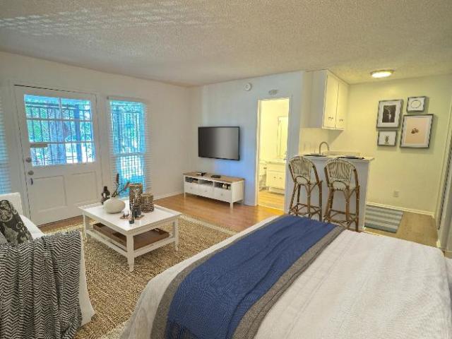 1 Br, 1 bath, Apartment 11668 Idaho Avenue Los Angeles Ca Usa