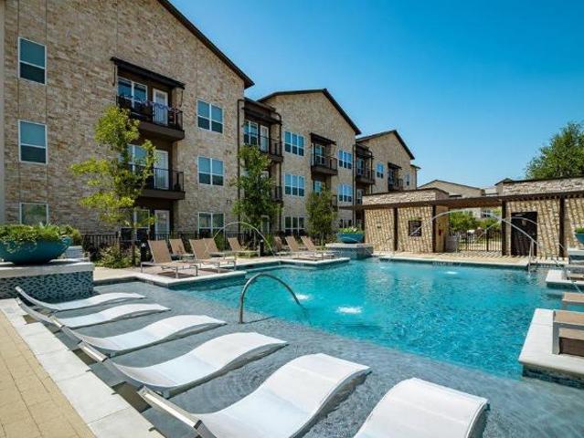 1 Br, 1 bath, Apartment 11700 Luna Rd