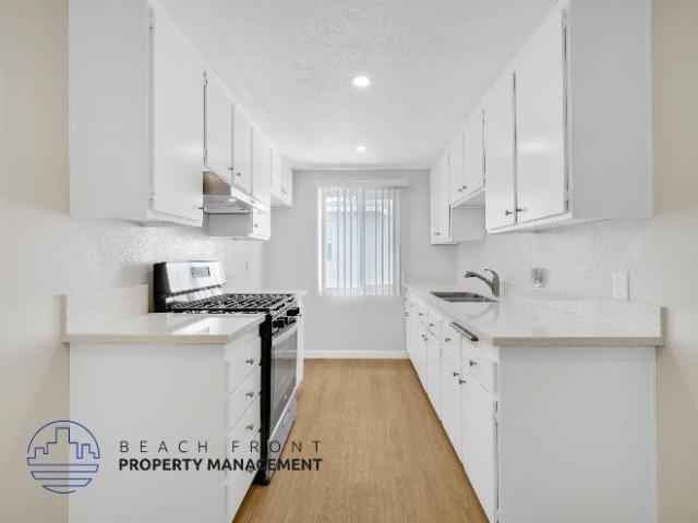 1 Br, 1 bath, Apartment 11716 Gurley Ave