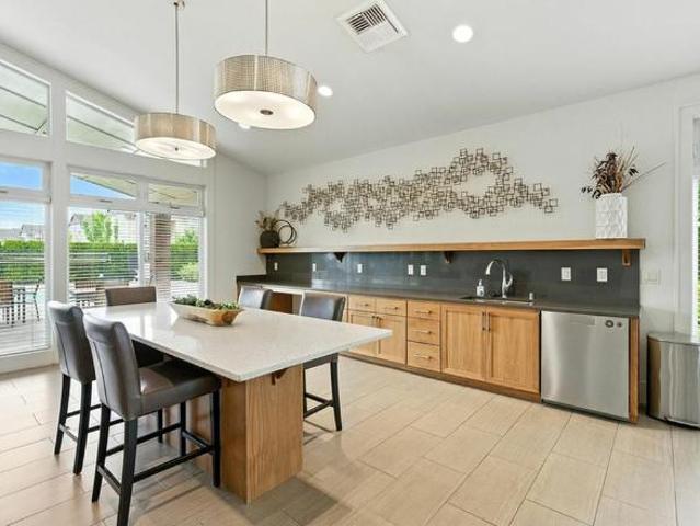 1 Br, 1 bath, Apartment 11806 NE 122nd Ave