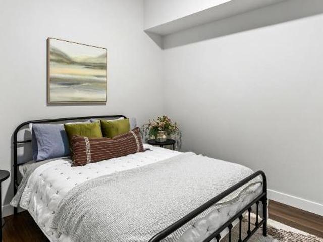 1 Br, 1 bath, Apartment 119 River Drive N
