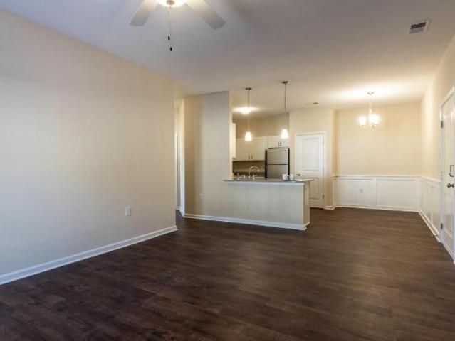 1 Br, 1 bath, Apartment 1100 Cannonball Run