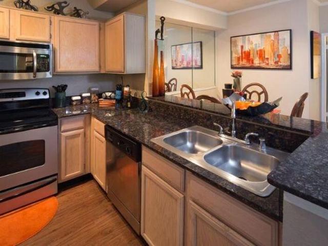 1 Br, 1 bath, Apartment 1100 Meredith Ln