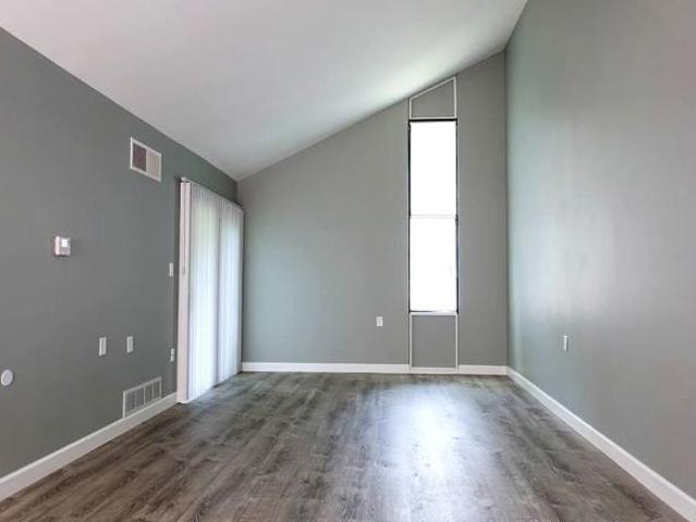 1 Br, 1 bath, Apartment 1102 Salem Avenue