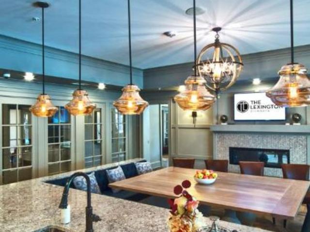 1 Br, 1 bath, Apartment 1106 Euclid Ave