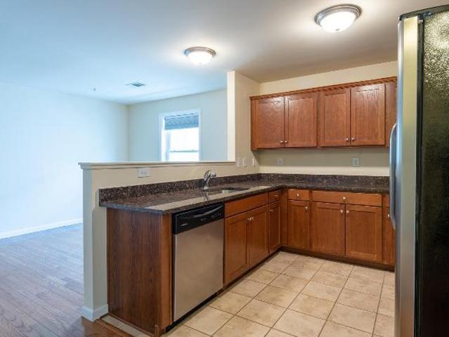 1 Br, 1 bath, Apartment 110 W 5th St