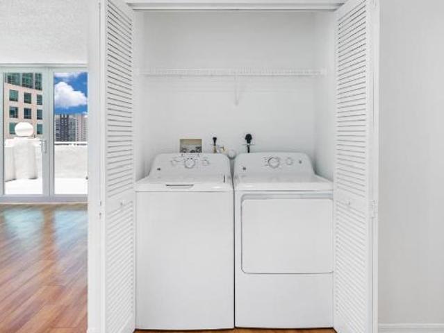 1 Br, 1 bath, Apartment 1111 Brickell Bay Dr