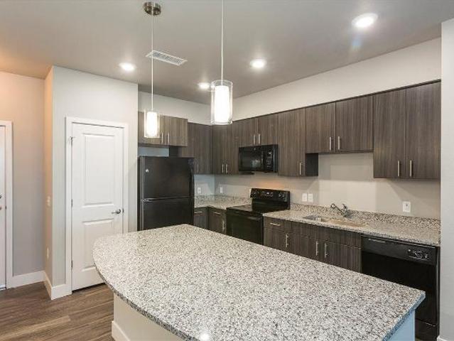 1 Br, 1 bath, Apartment 11124 Cedar Glen Vw