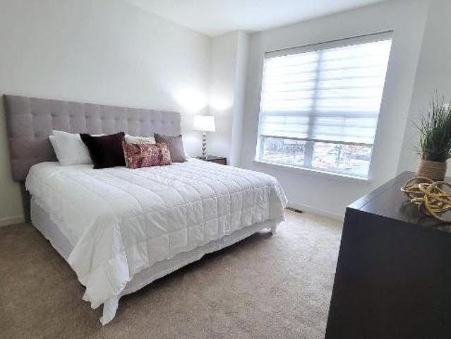 1 Br, 1 bath, Apartment 111 E Crystal Lake Ave
