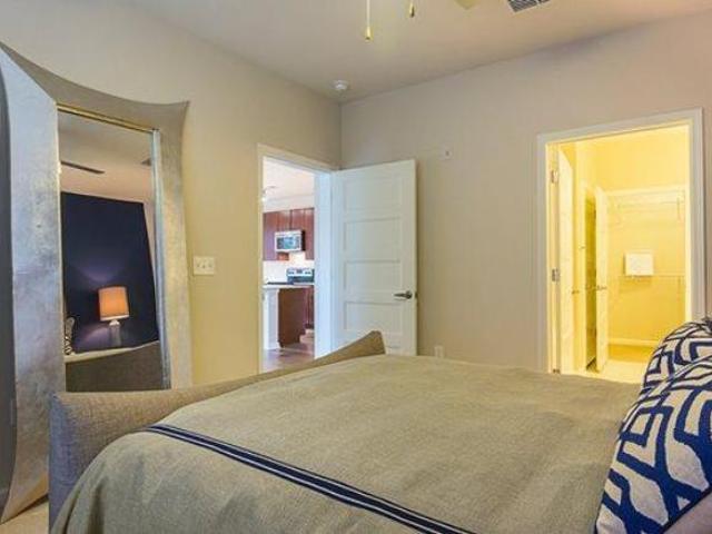 1 Br, 1 bath, Apartment 111 Glenridge Point Parkway